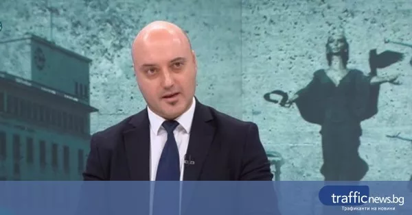 Атанас Славов за искания референдум: Всичко показва, че Радев ще ...