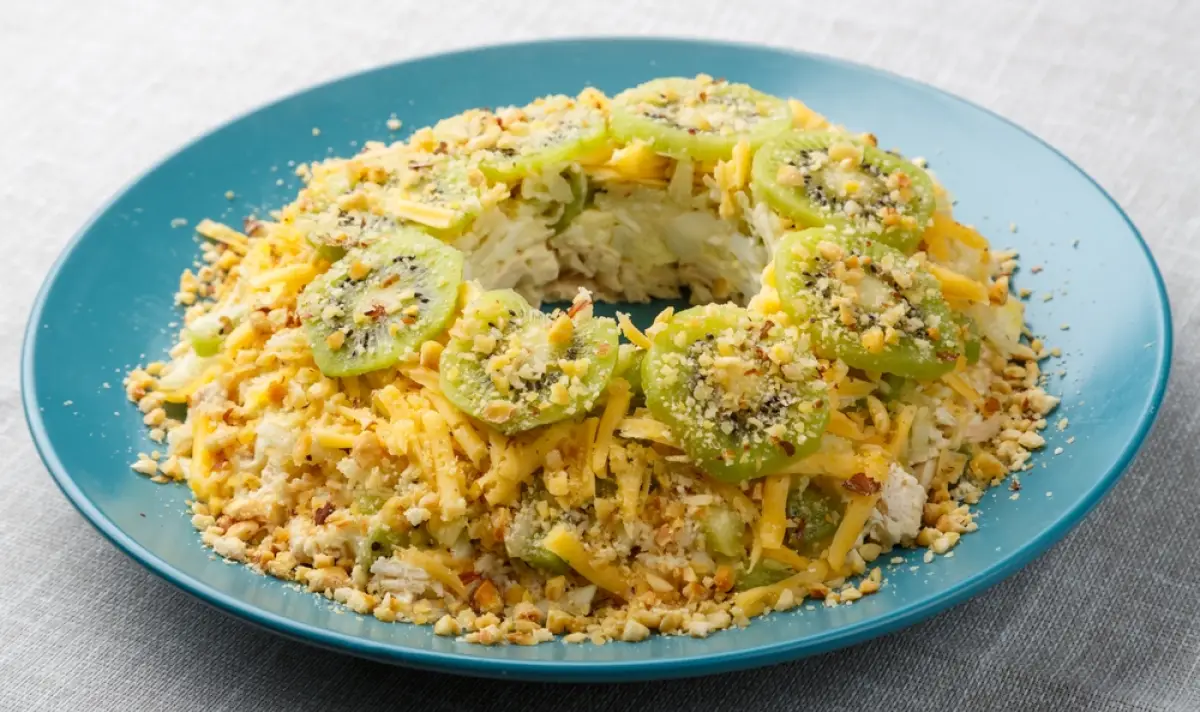 Екзотична салата с пилешко и плодове - trafficnews.bg